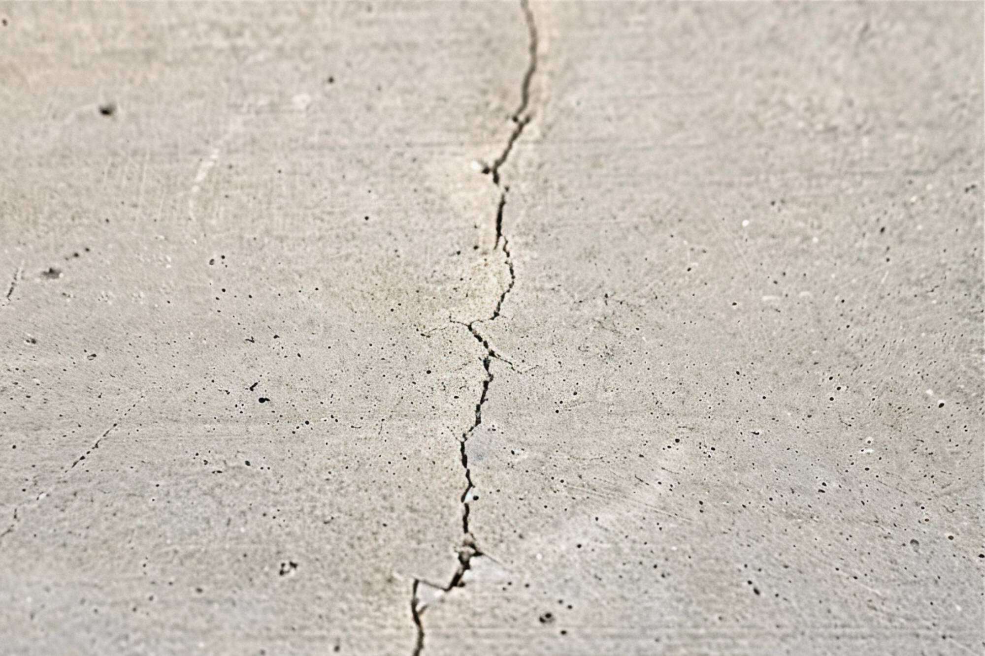 Hairline Concrete Crack Repair: Tips & Prevention Strategies